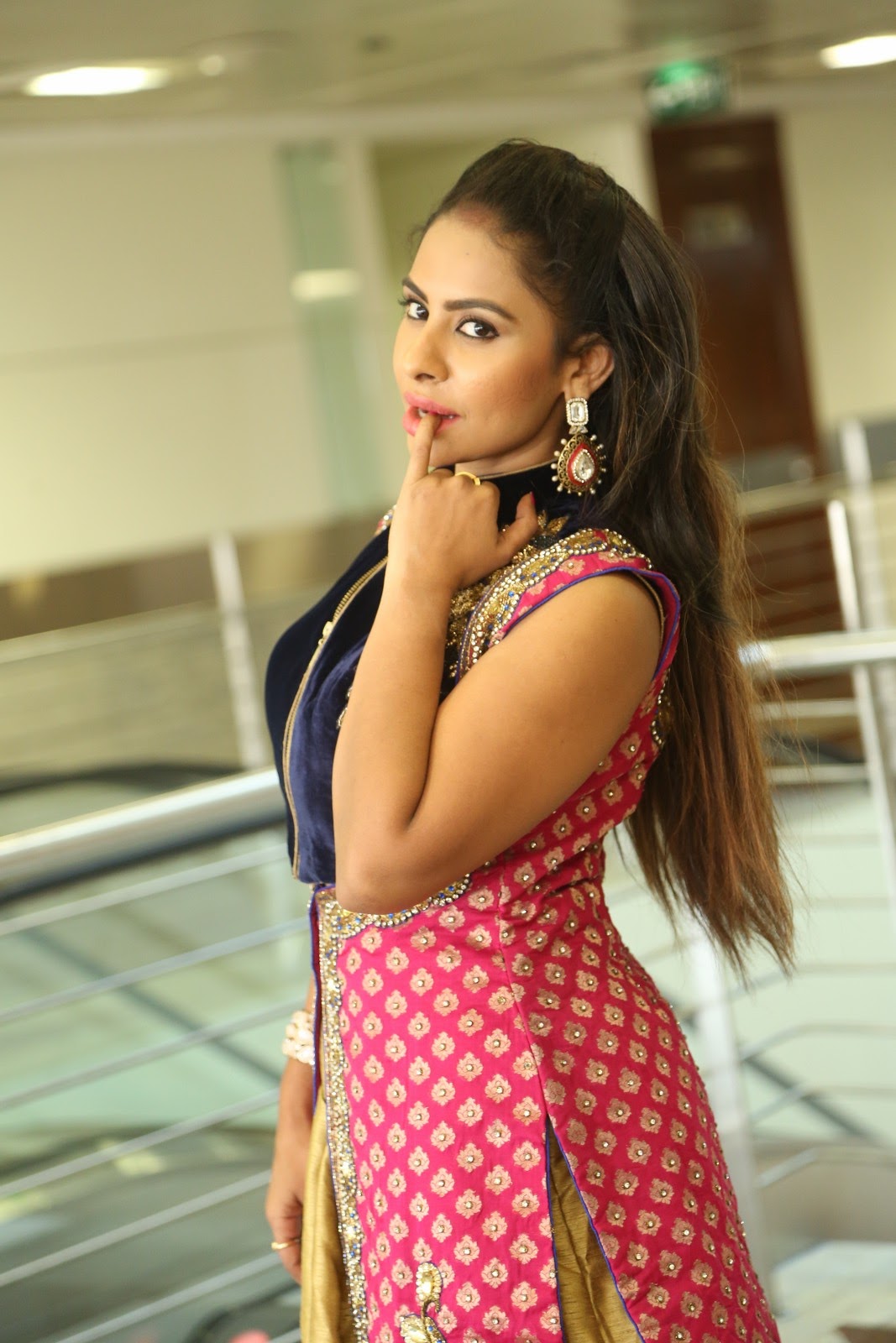 Srilekha Reddy new sizzling photo shoot