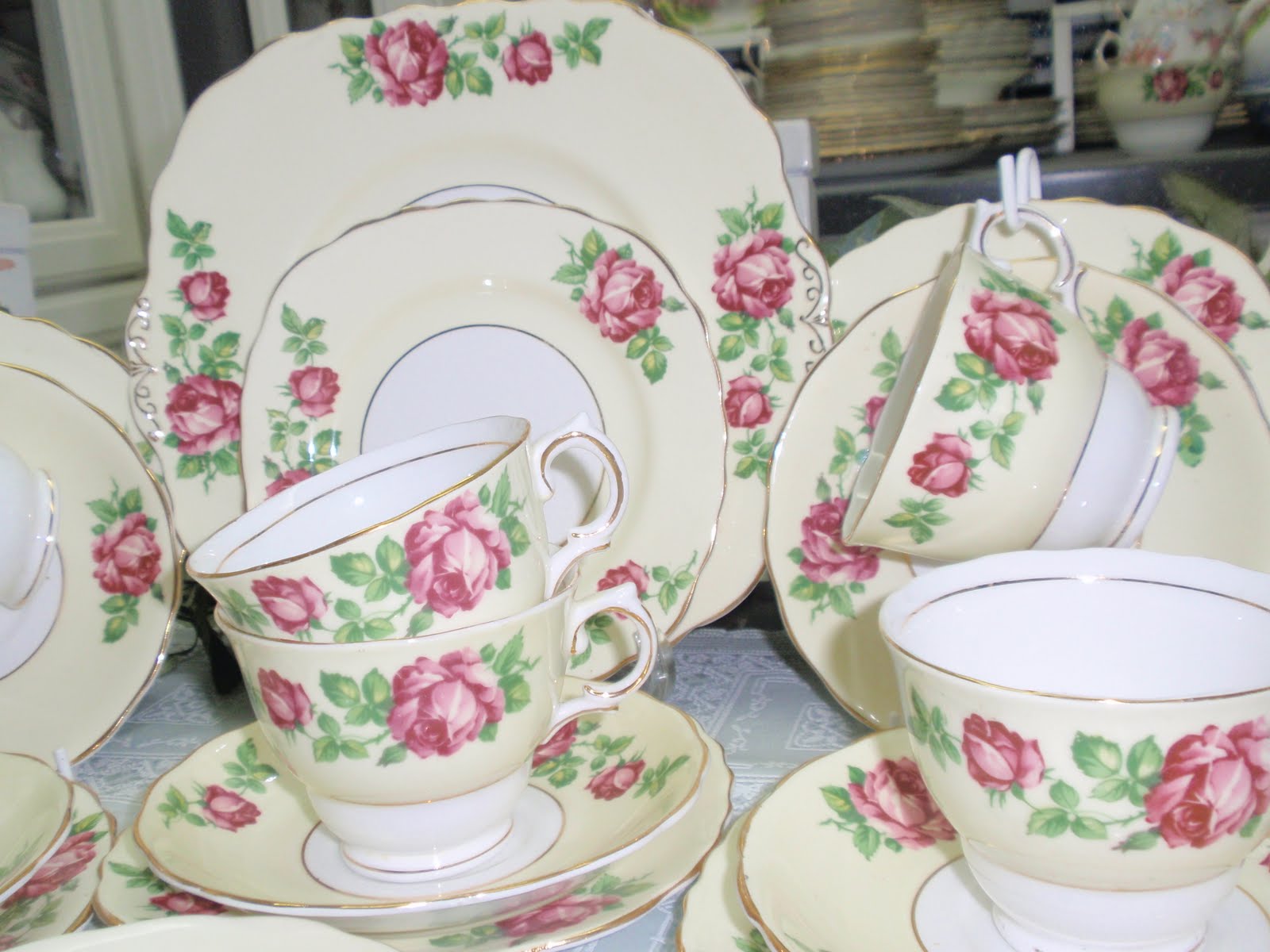Lovely Treasures from English Garden: Vintage Roses Yellow Tea Set
