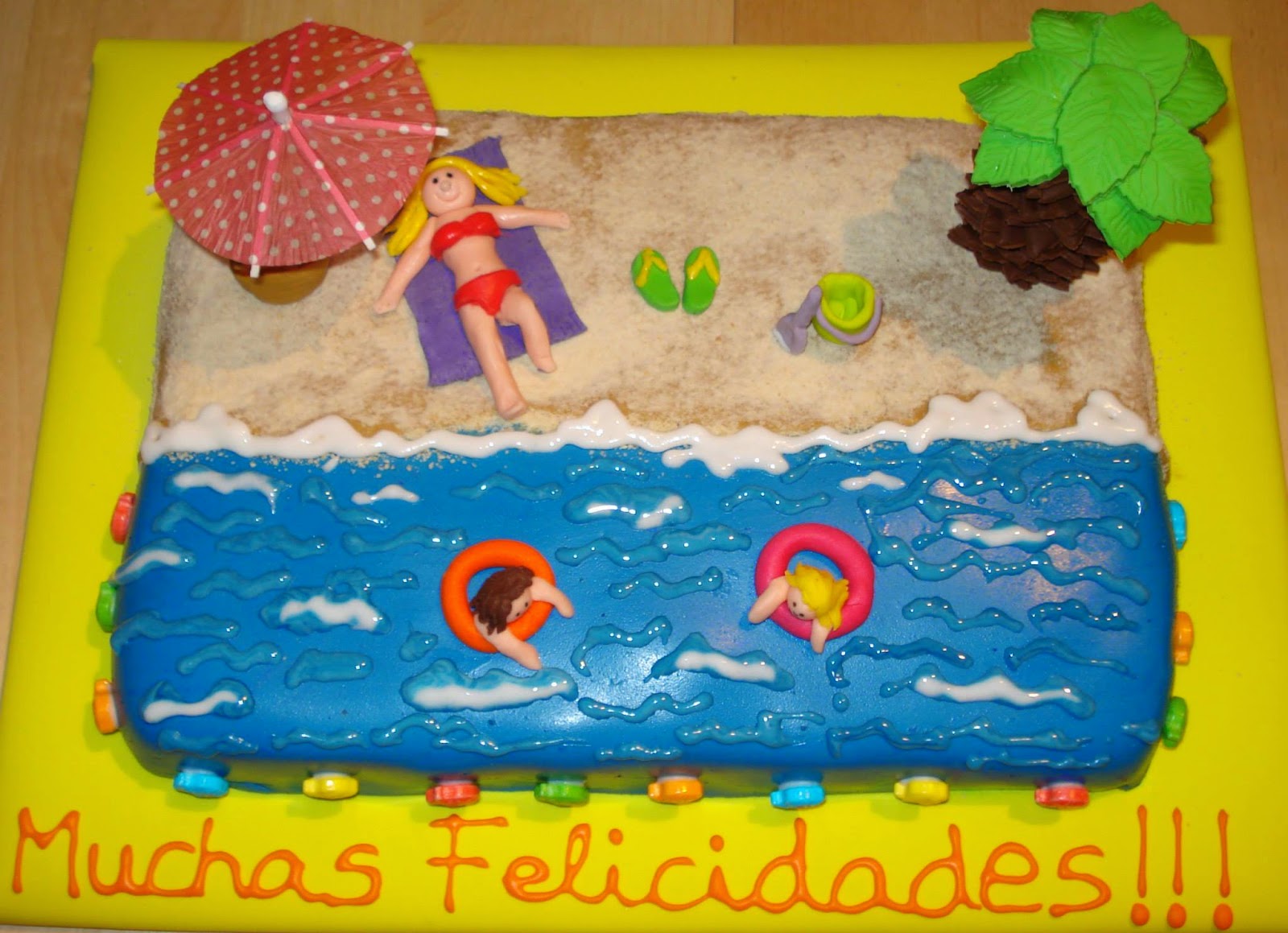 Galletas y Dulces KeKise: Pastel con forma de playa