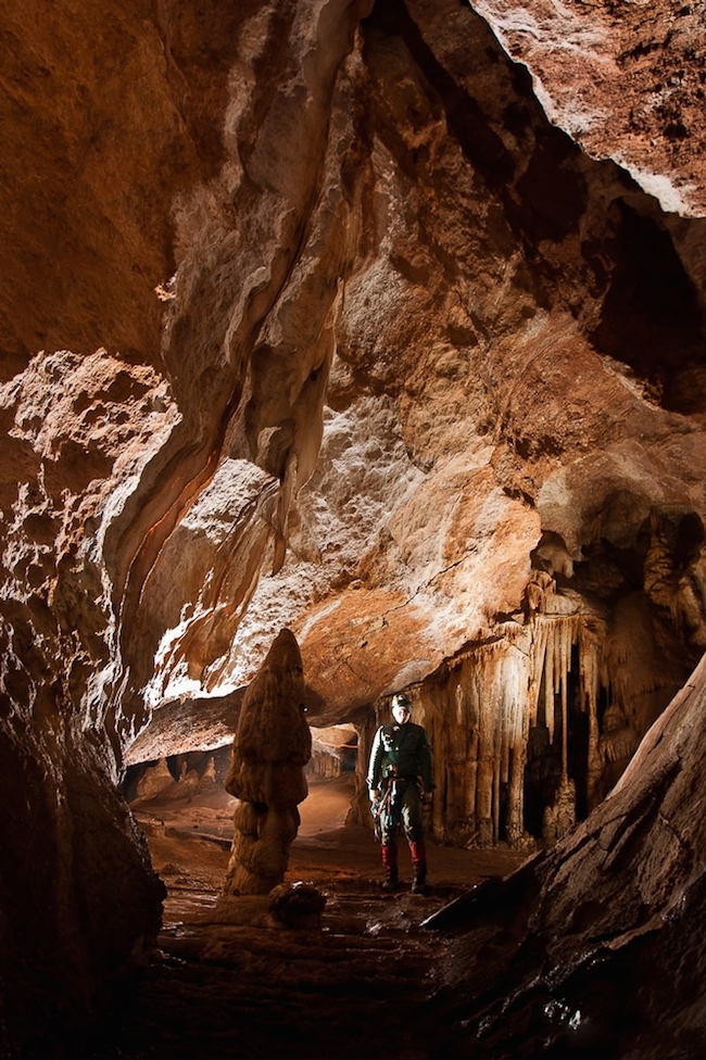 Uma viagem Krubera Cave a caverna mais profunda do mundo | Marte é para ...