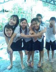 kumpulan foto ABG SMP sedang mandi - Armine Scene