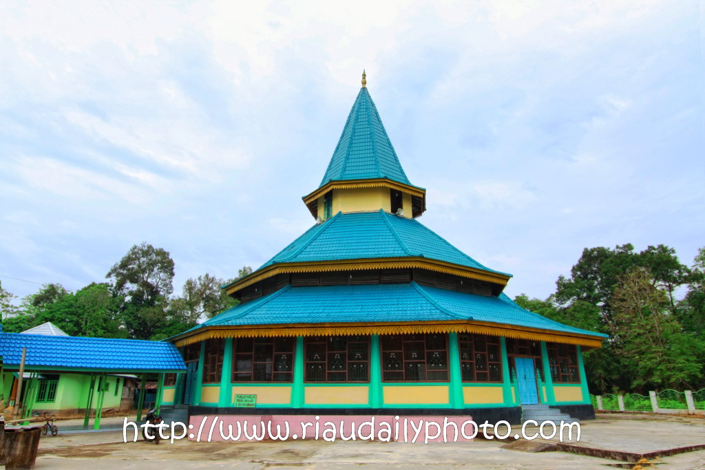 MESJID BERSEJARAH DI RIAU | RIAU DAILY PHOTO