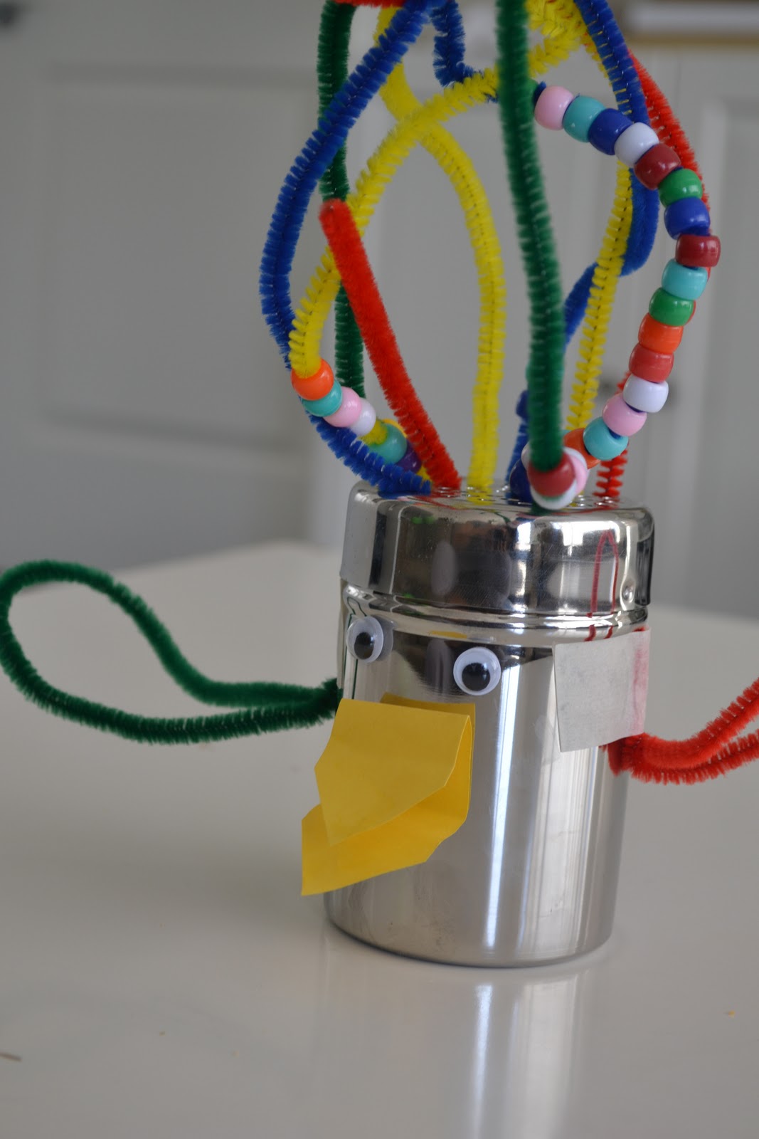 Happy Little Munchkins: Pipecleaner Threading