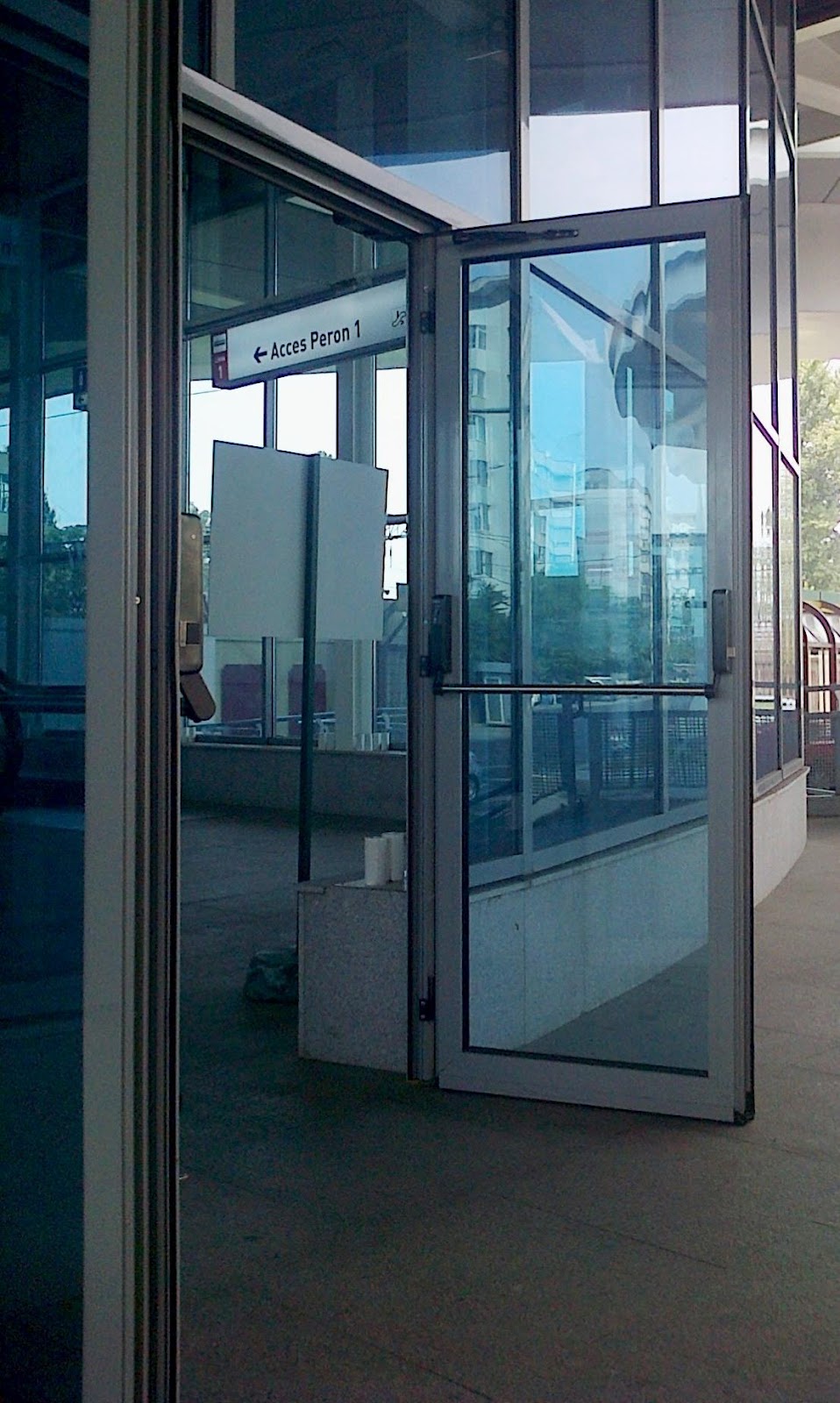 Despre usi: Staţia Pasaj Basarab