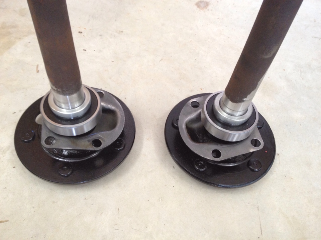 1952 F1 Restoration: Installed Rebuilt Rear Axles