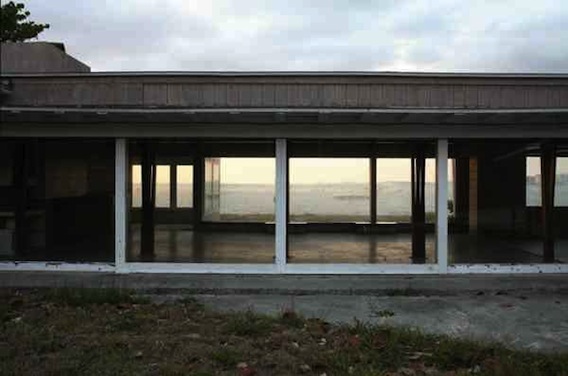 Abandoned mid-century modern houses | YOUR HOME IS LOVELY