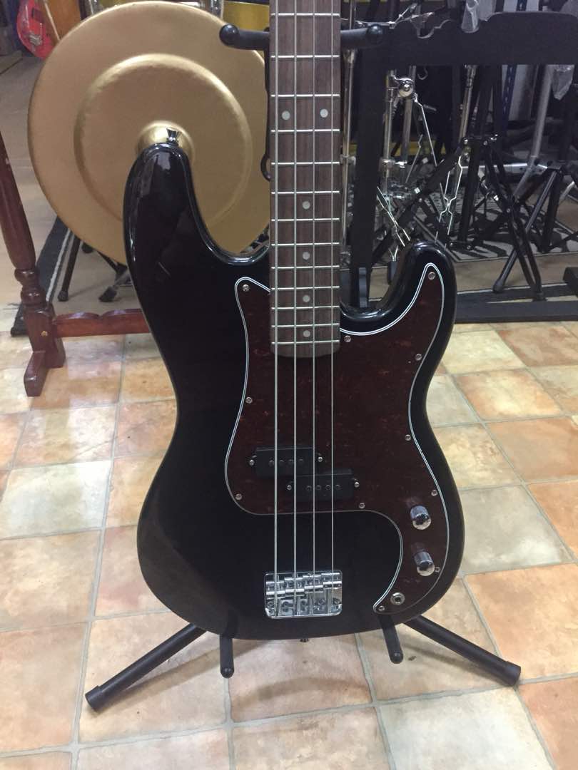 Fullhouse 99: Deviser Bass Guitar (Black)