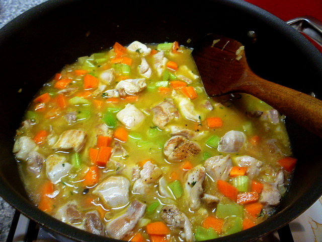 3 hungry tummies: Chicken And Vegetables Pot Pie From The Tummies' Kitchen