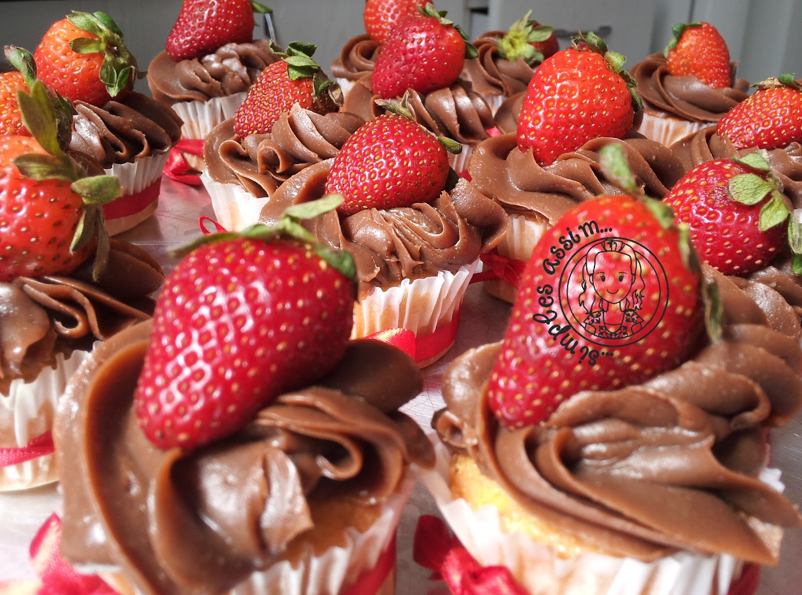 Le Padelle por Luh de Sá: Cupcake de Morango com Brigadeiro Gourmet
