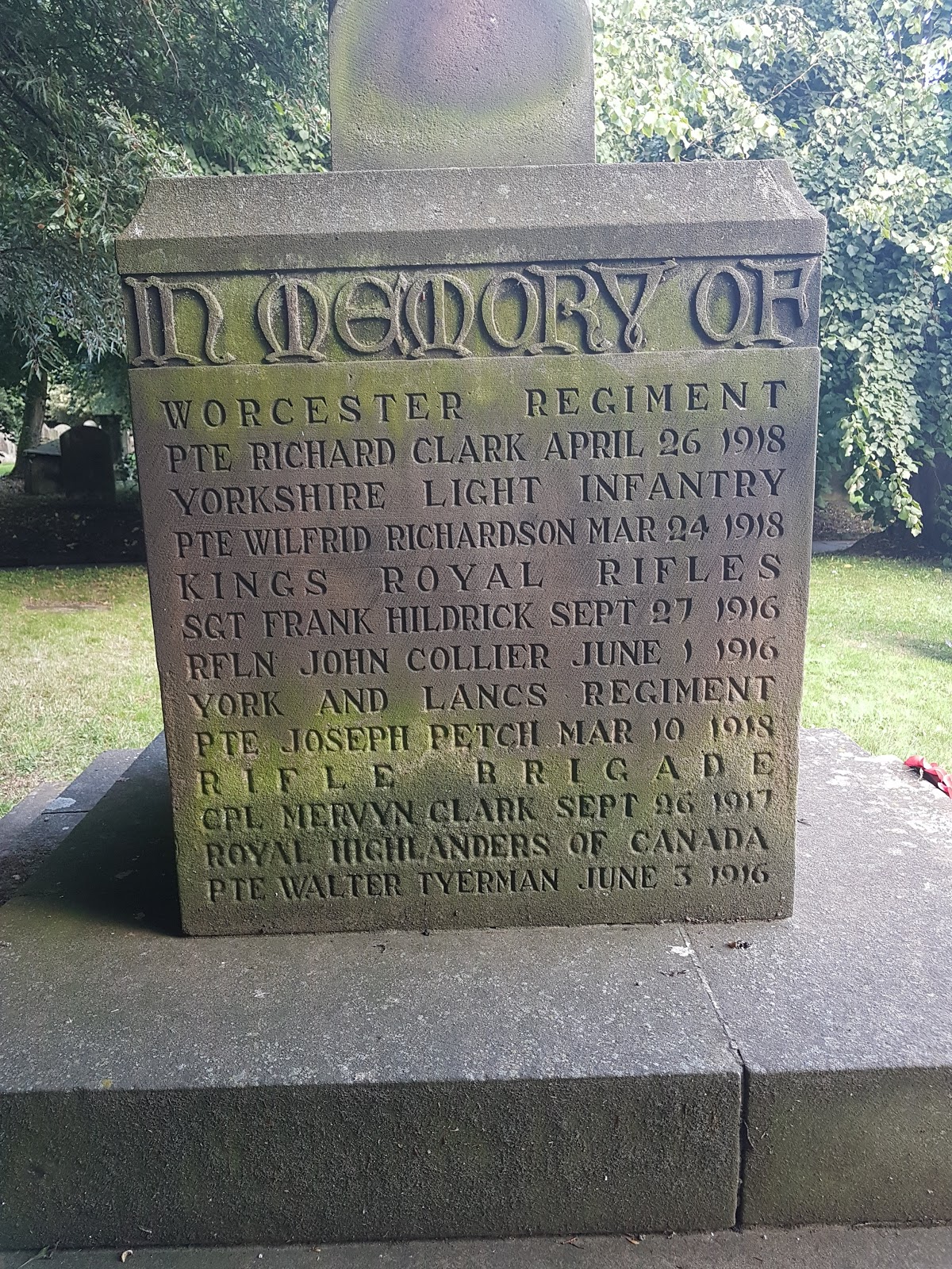 War Graves and Memorials: Helmsley War Memorial