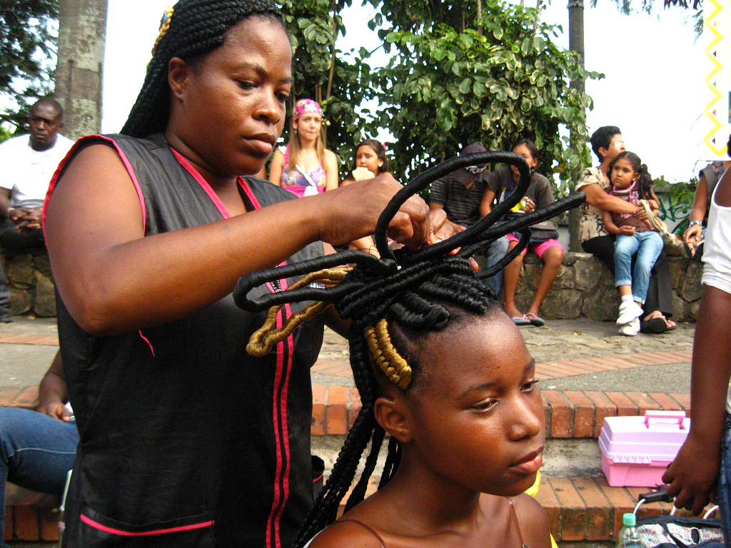 VIDEO: Colombian Hair Braiding: Messages Of Freedom In Hairstyles | Neo ...