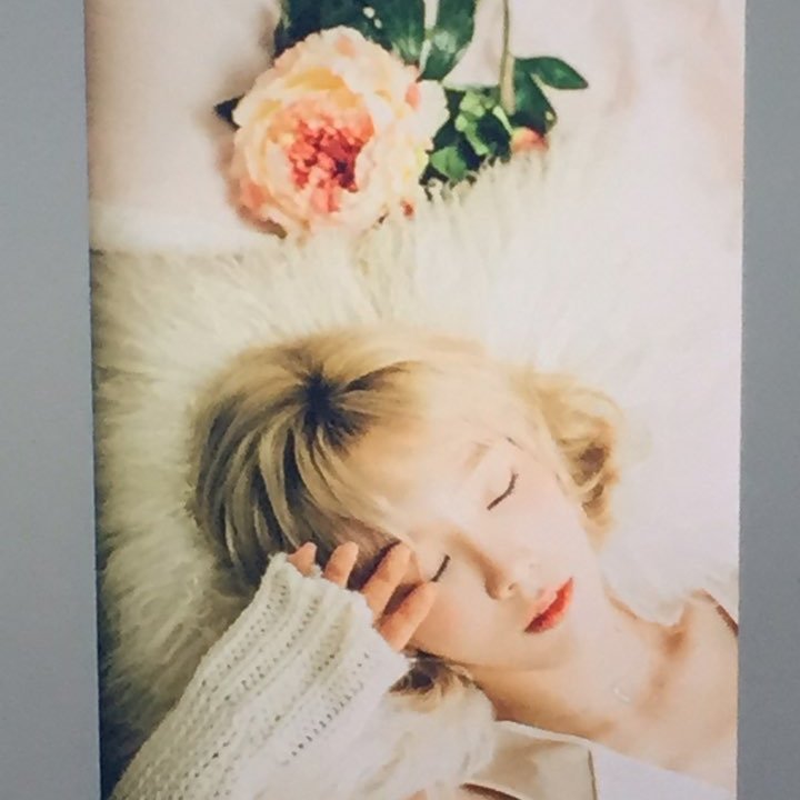 SNSD TaeYeon charms fans with her adorable SelCa picture - Wonderful ...