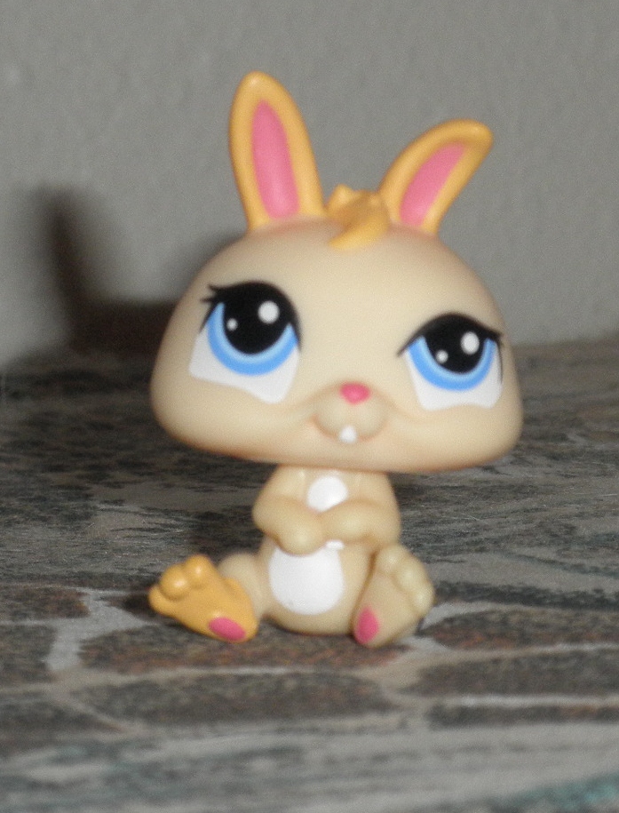 Collectomania: LPS Rabbits
