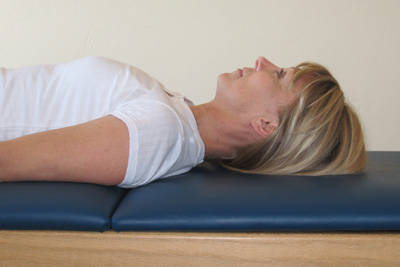 Pilates: Instructions for head nod
