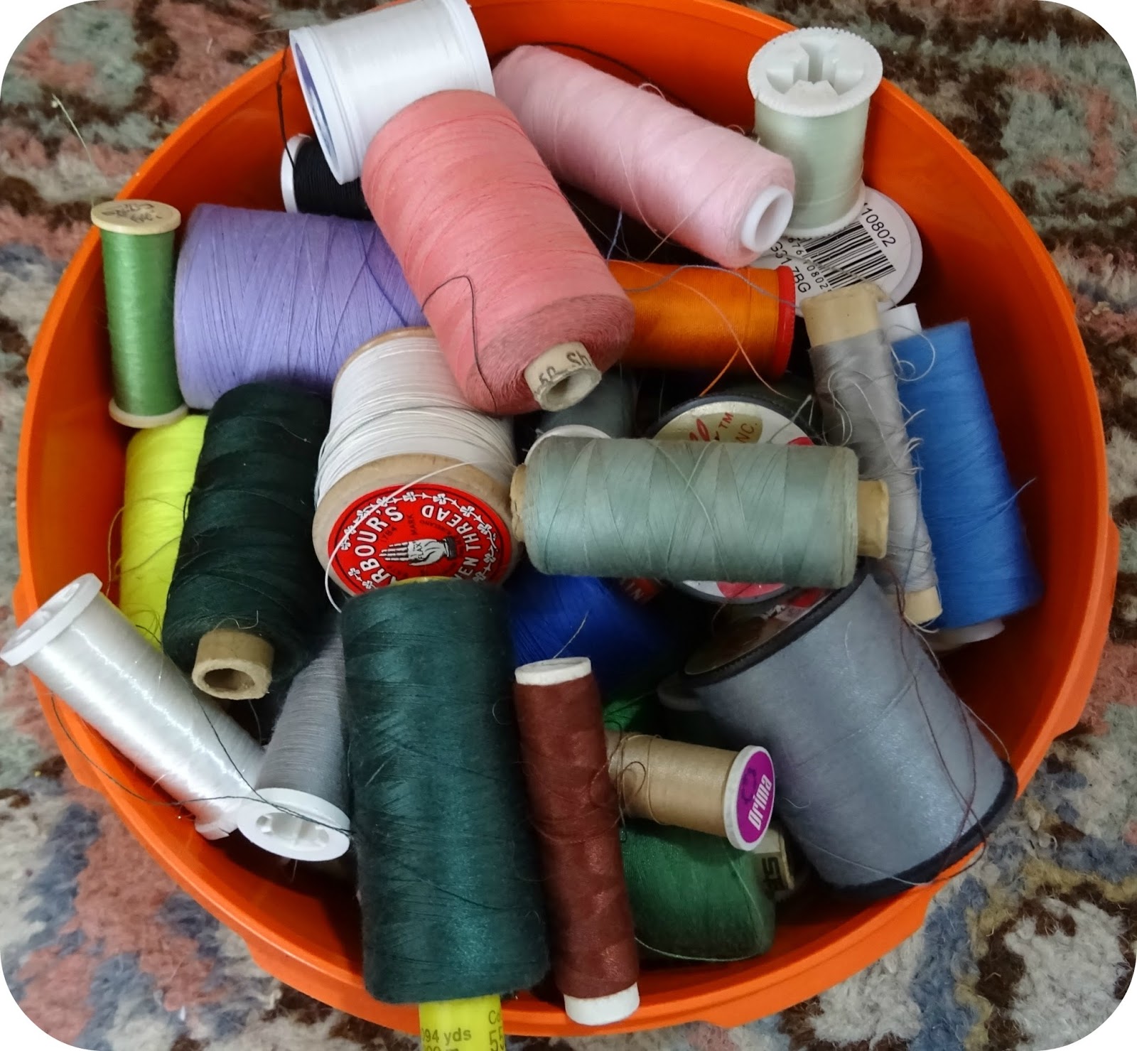 Vintage Vixen: Hey Ho, Let's Sew - My Creative Corner