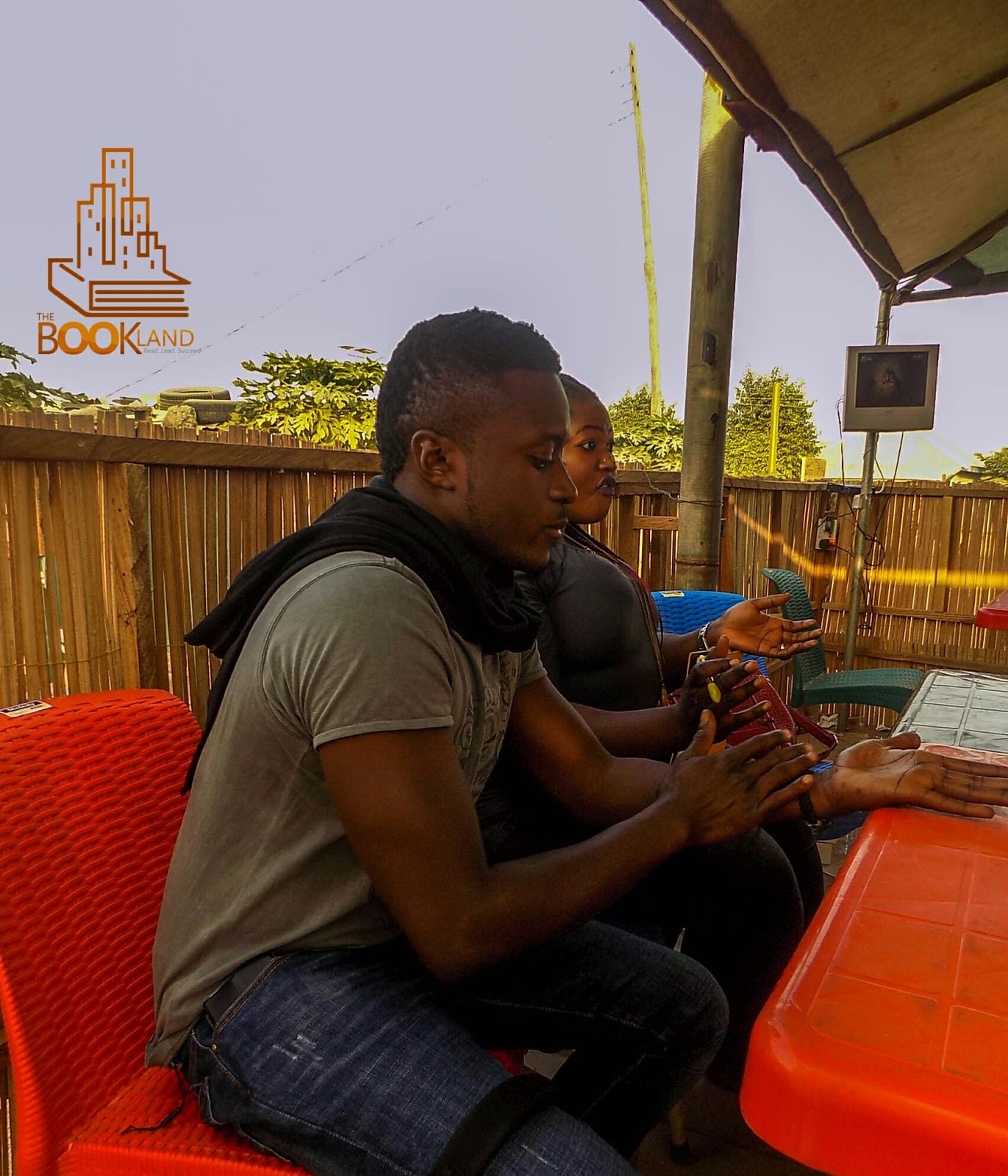 Thebookland: Chinua Achebe's THINGS FALL APART - The Review