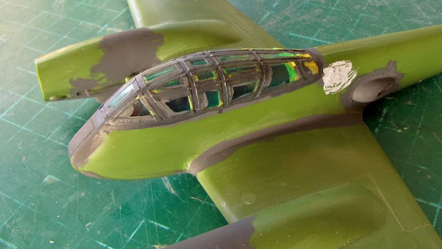 Fill 'n Sand: Lindberg 1/72 Me-410 Hornisse - canopy masked
