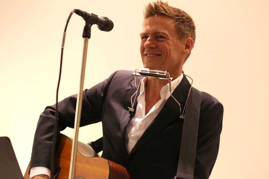 Bryan Adams HairStyle (Men HairStyles)