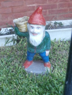 ENANOLOGIA DE JARDIN: ENANOS CON MACETA