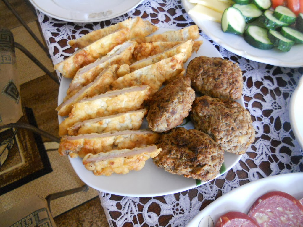 Warren's Moldovan Way: Moldovan Table, O Masa