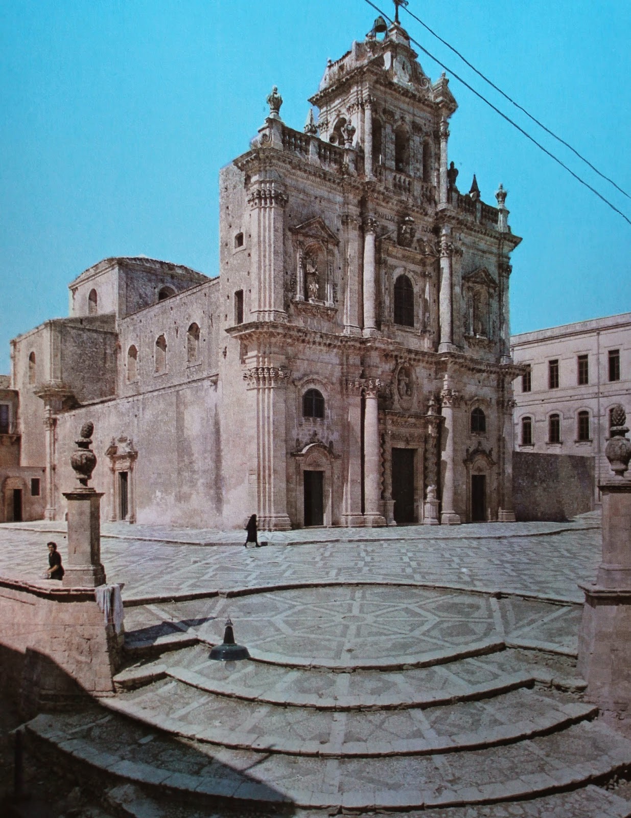 ReportageSicilia: LE SERATE DI FIABE E FILATI DELLE DONNE DI SORTINO