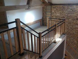 La grange de Pelesté: Rambarde mezzanine