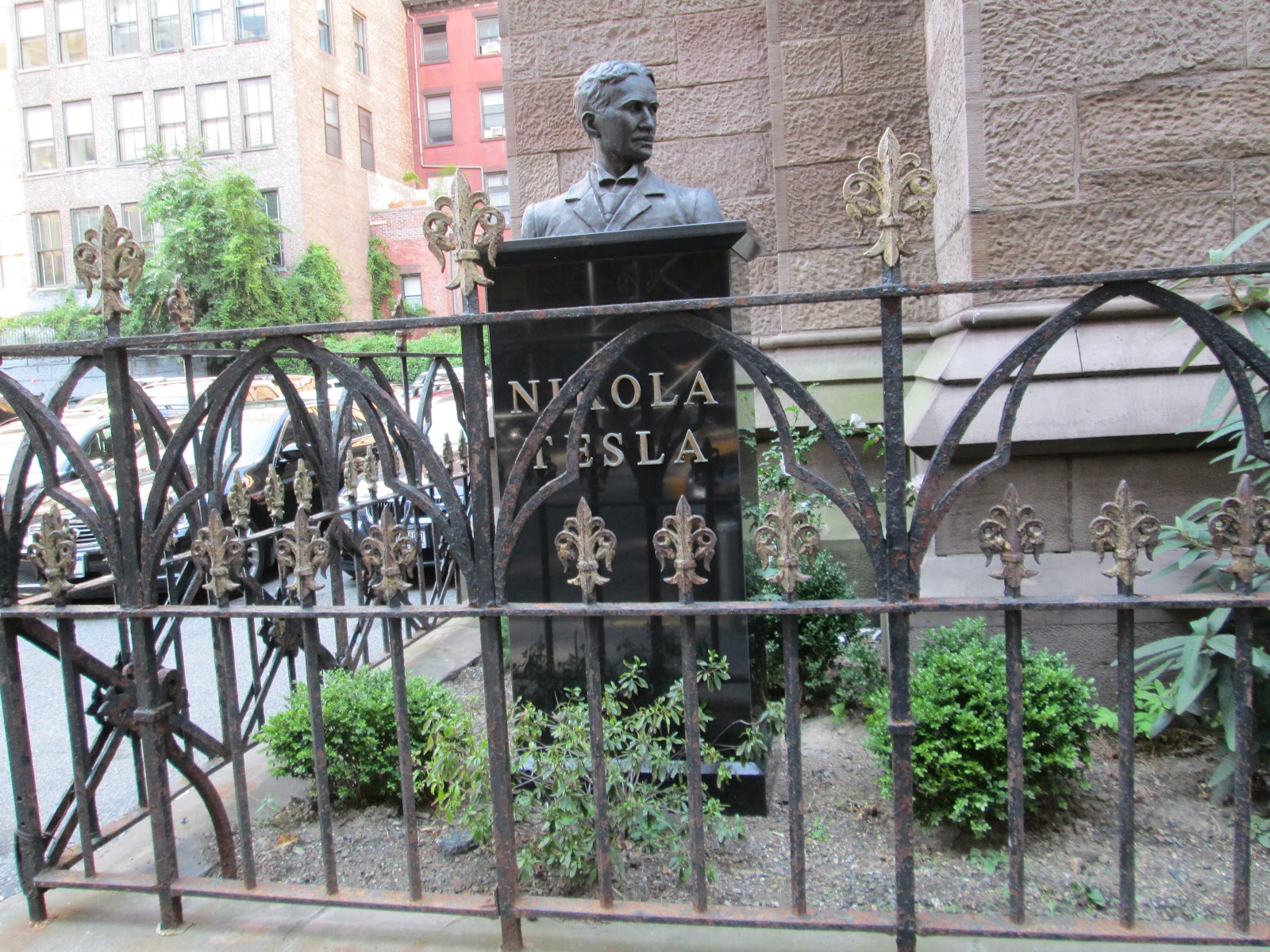 Dave's Notes from All Over: Nikola Tesla - The Genius Who Lit the World