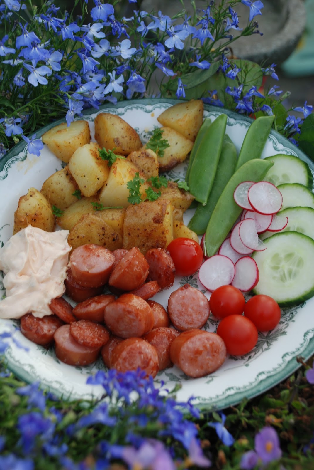 Smaskelismaskens: Stekt potatis med baconostkorv