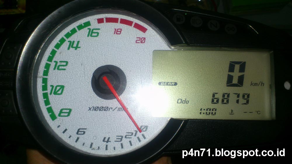 L4R45 AHMAD ELEKTRONIK: Bongkar Speedometer Digital Kawasaki Ninja ZX6R