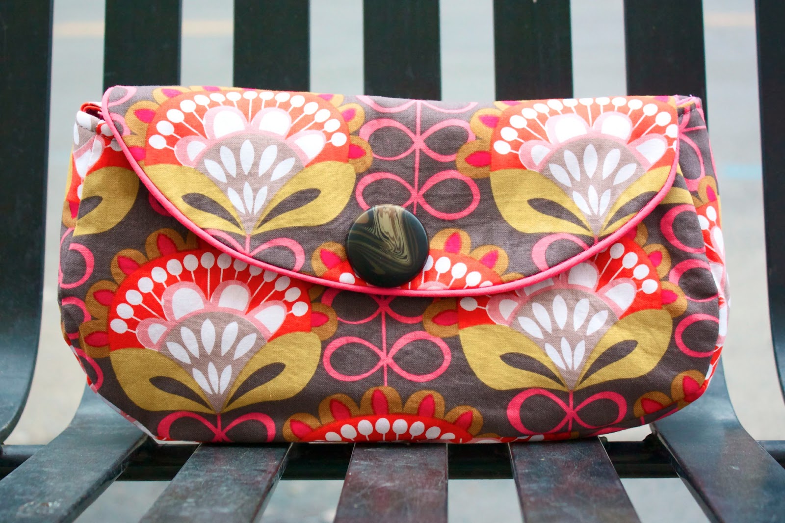 Zaaberry: Girls Night Out Clutch - New Pattern!