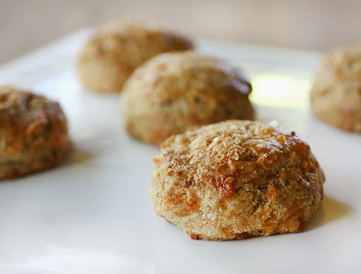 lisa is cooking: Three-Cheese Rye Biscuits