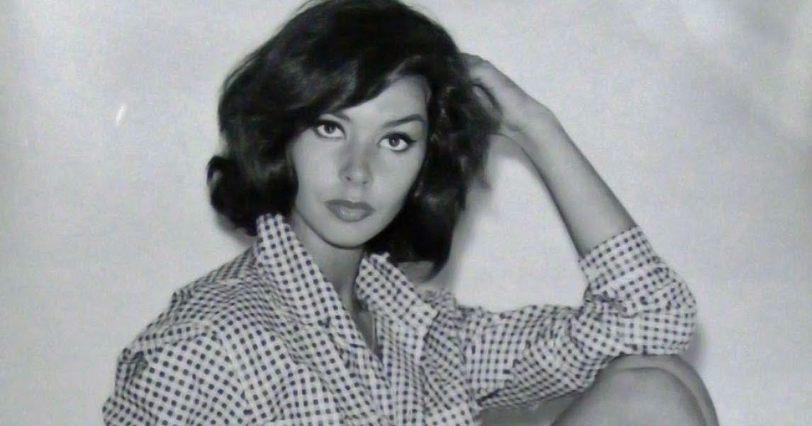 Slice of Cheesecake: Gloria Paul, pictorial