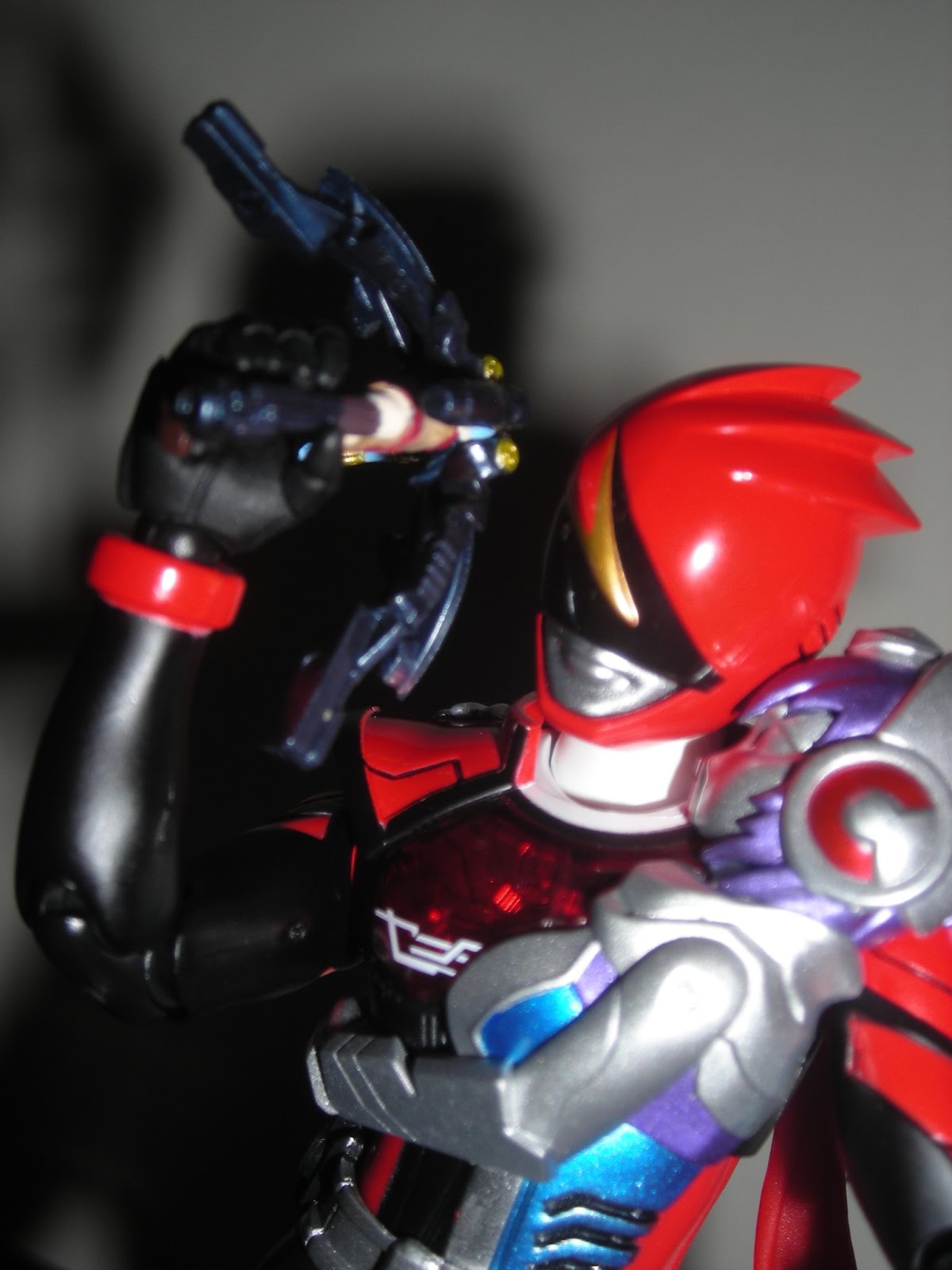 My Shiny Toy Robots: Toybox REVIEW: S.H. Figuarts Super Akiba Red