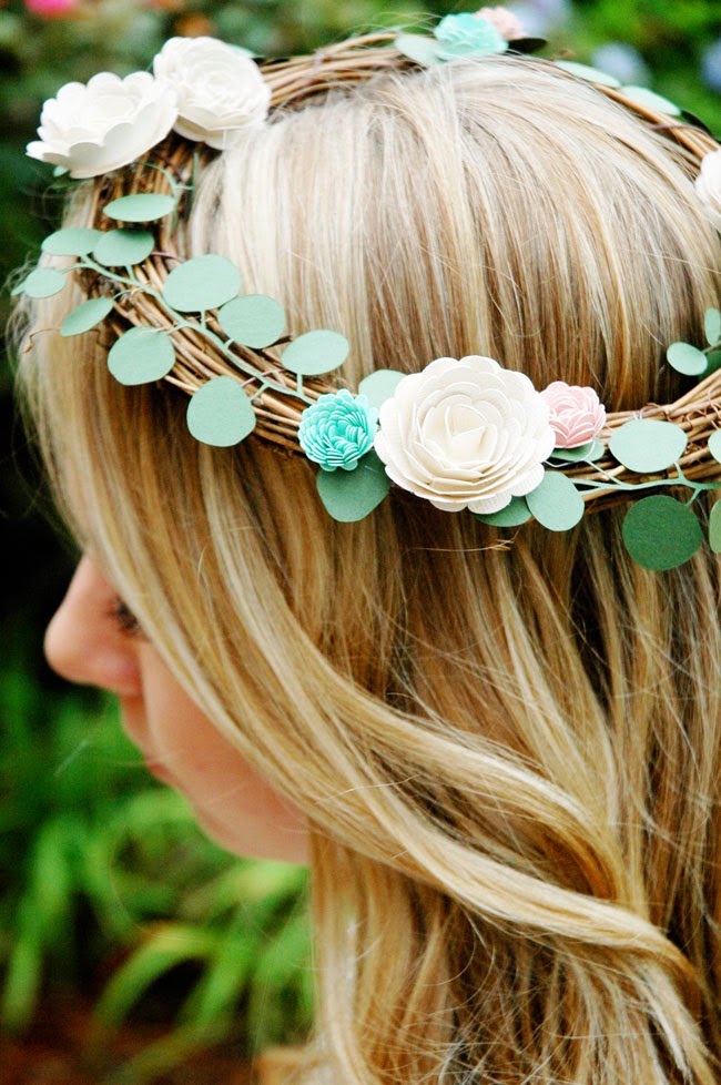 Pen + Paper Flowers: CRAFT | DIY Paper Floral Woodland Crown