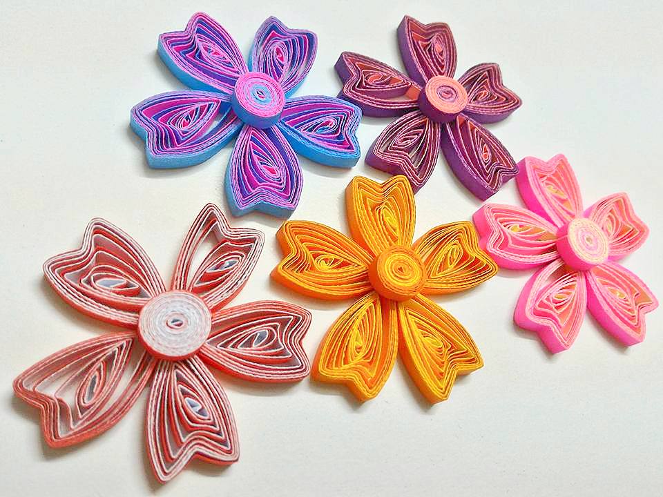 AZLINA ABDUL: Two toned heart shape quilling flower tutorial