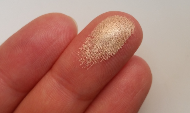 Beautifinous.: theBalm Mary-Lou Manizer Highlighter review