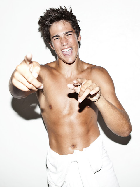 Walker Blanco by Leonardo Corredor | Oh yes I am