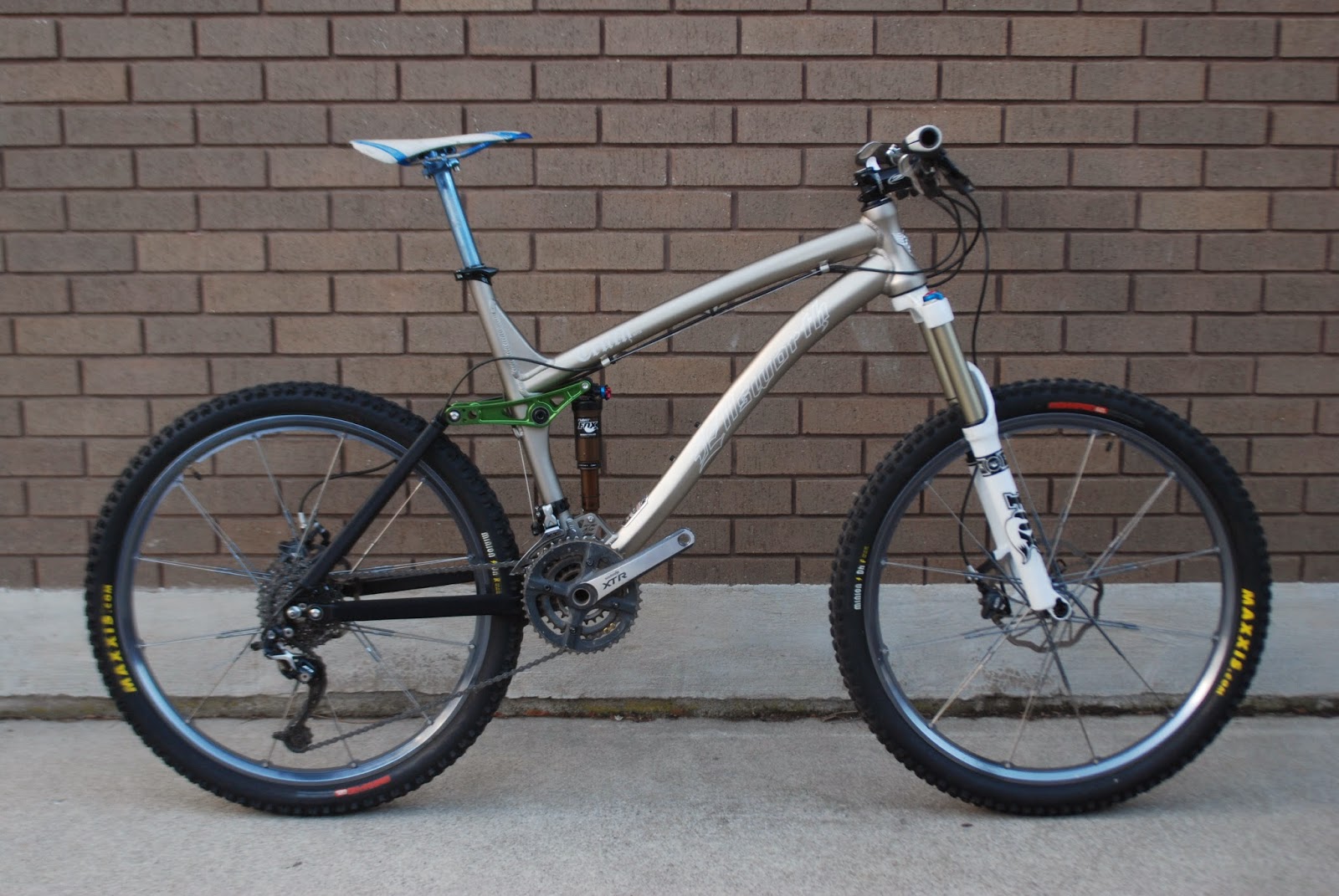 ANEX BICYCLES: Ellsworth Truth SST.2