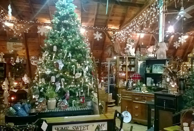 Tymes Past : It's Christmas in The Barn!