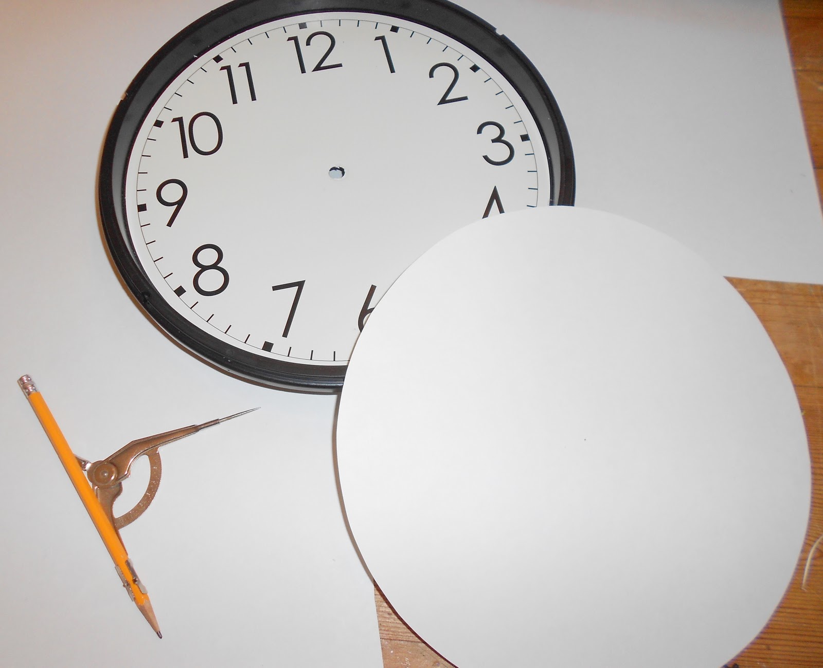 DIY: Restoration Hardware Style Vintage Train Station Clock