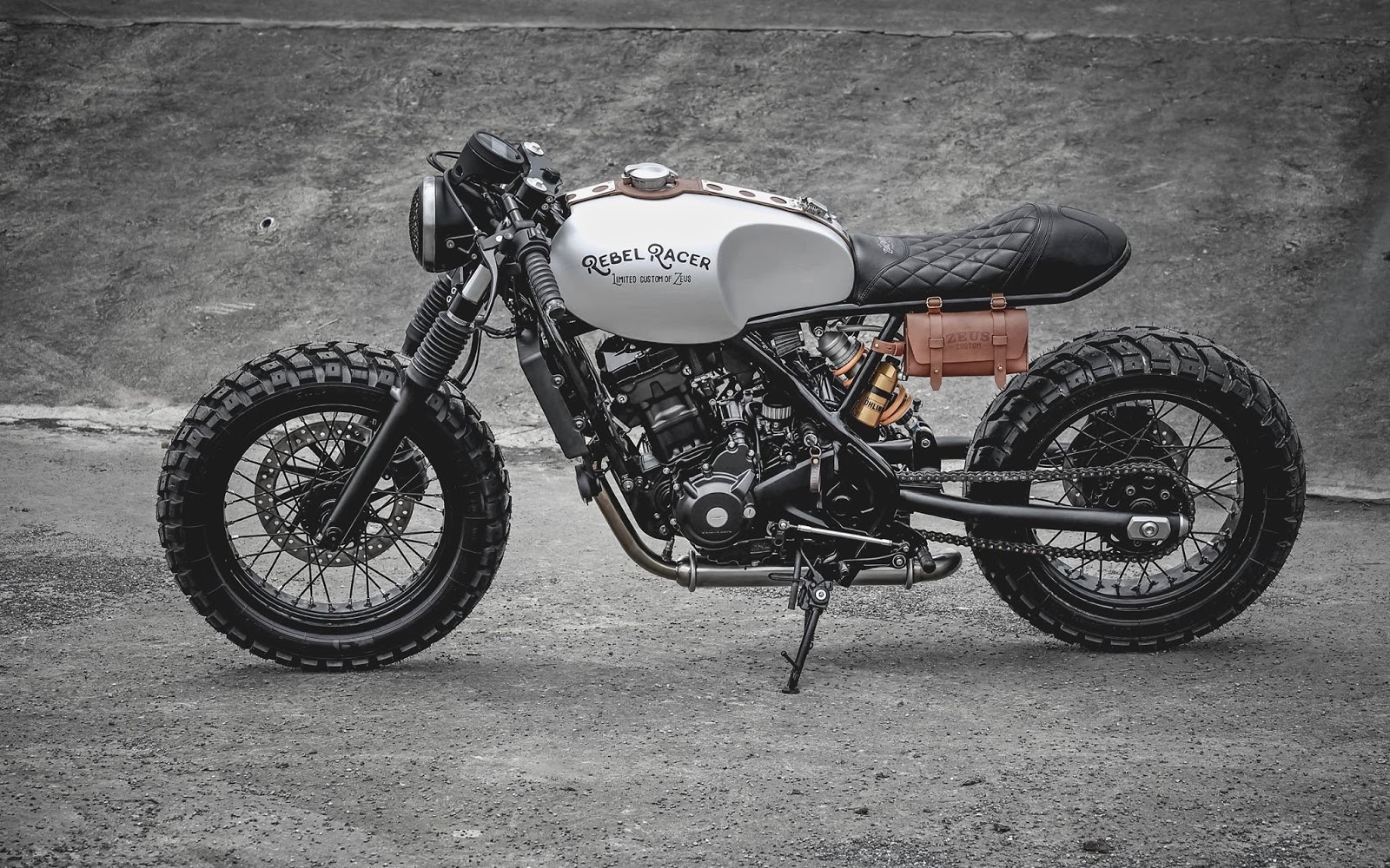 Zeus Rebel Racer - Inazuma café racer