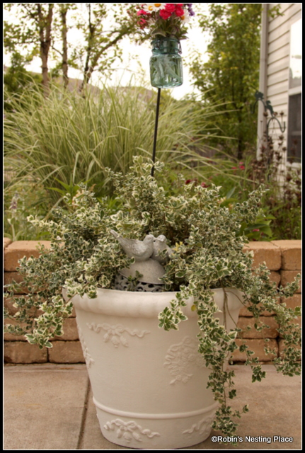 ROBINS NESTING PLACE: Sprucing Up Foam Planters