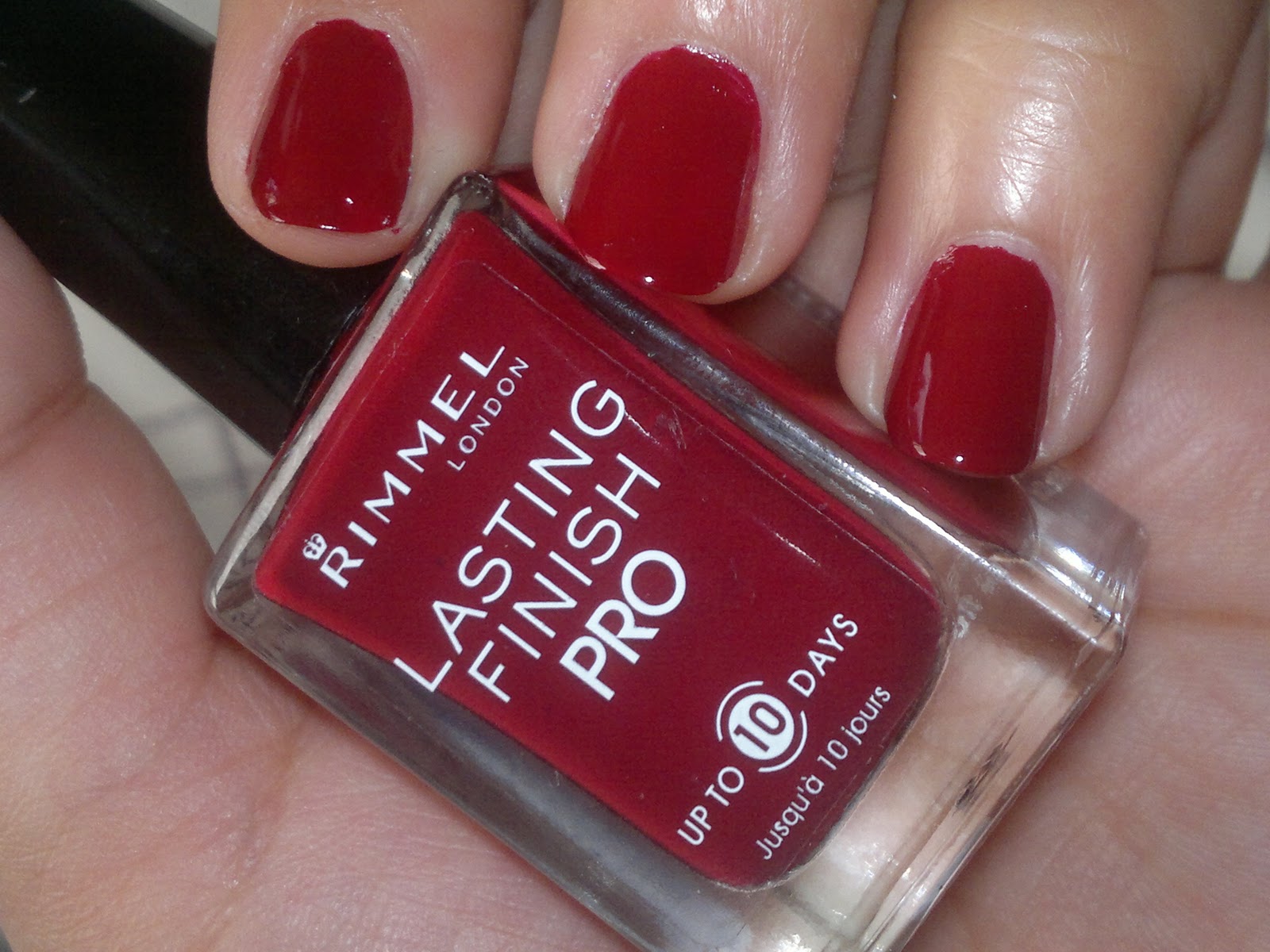 nAiL p0LisH AdDicti0N: Sexy Darkened Red - Rimmel Red Rock