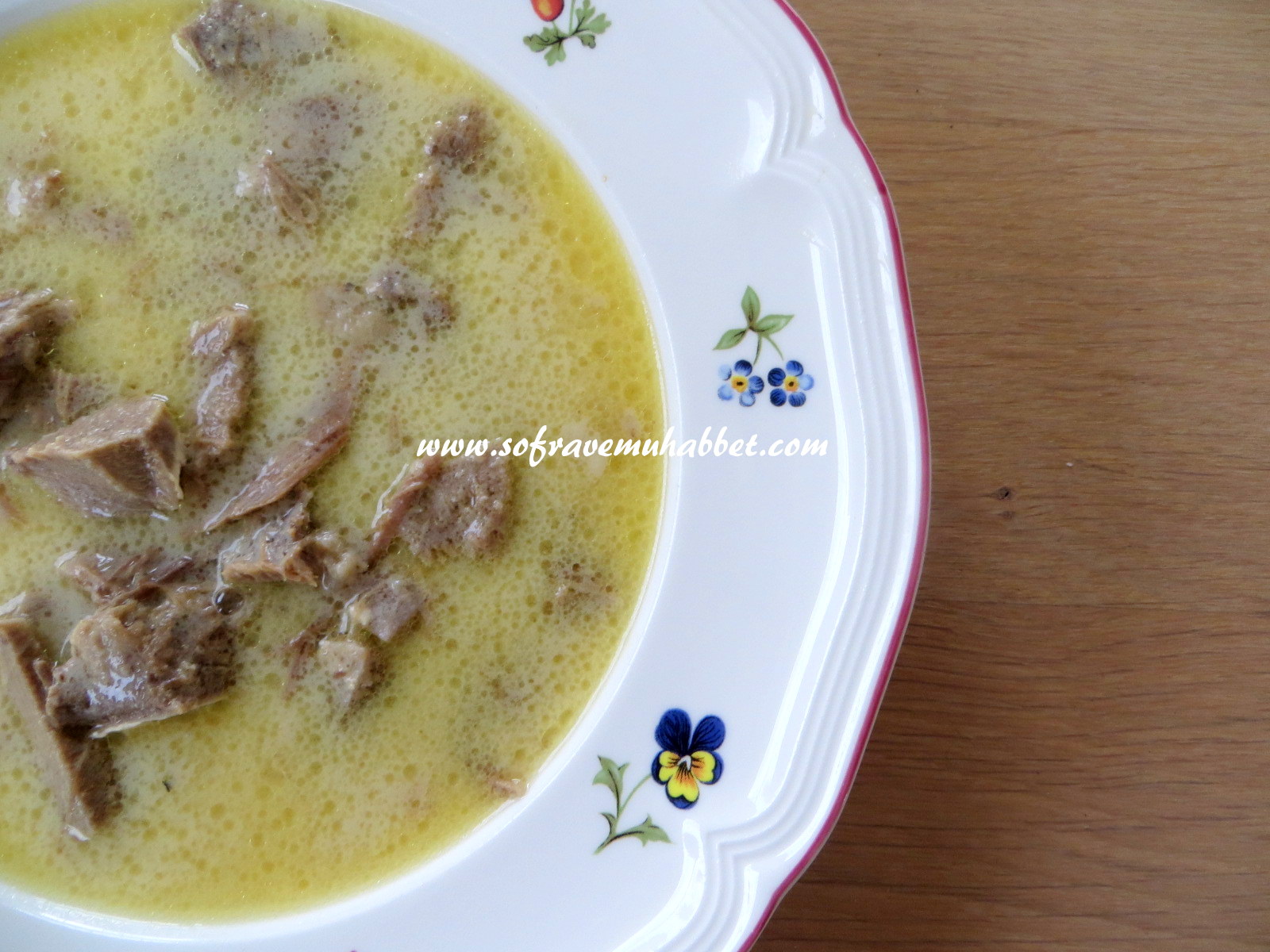 Sofra ve Muhabbet: TERBİYELİ DANA DİL ÇORBASI