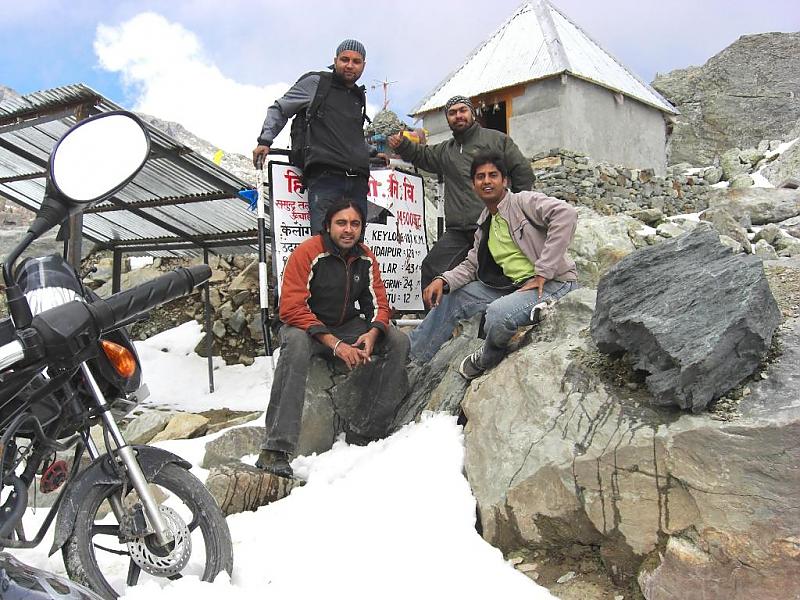 Puneet's Travel Blog.: The unplanned ride to the dreaded Sach Pass and ...