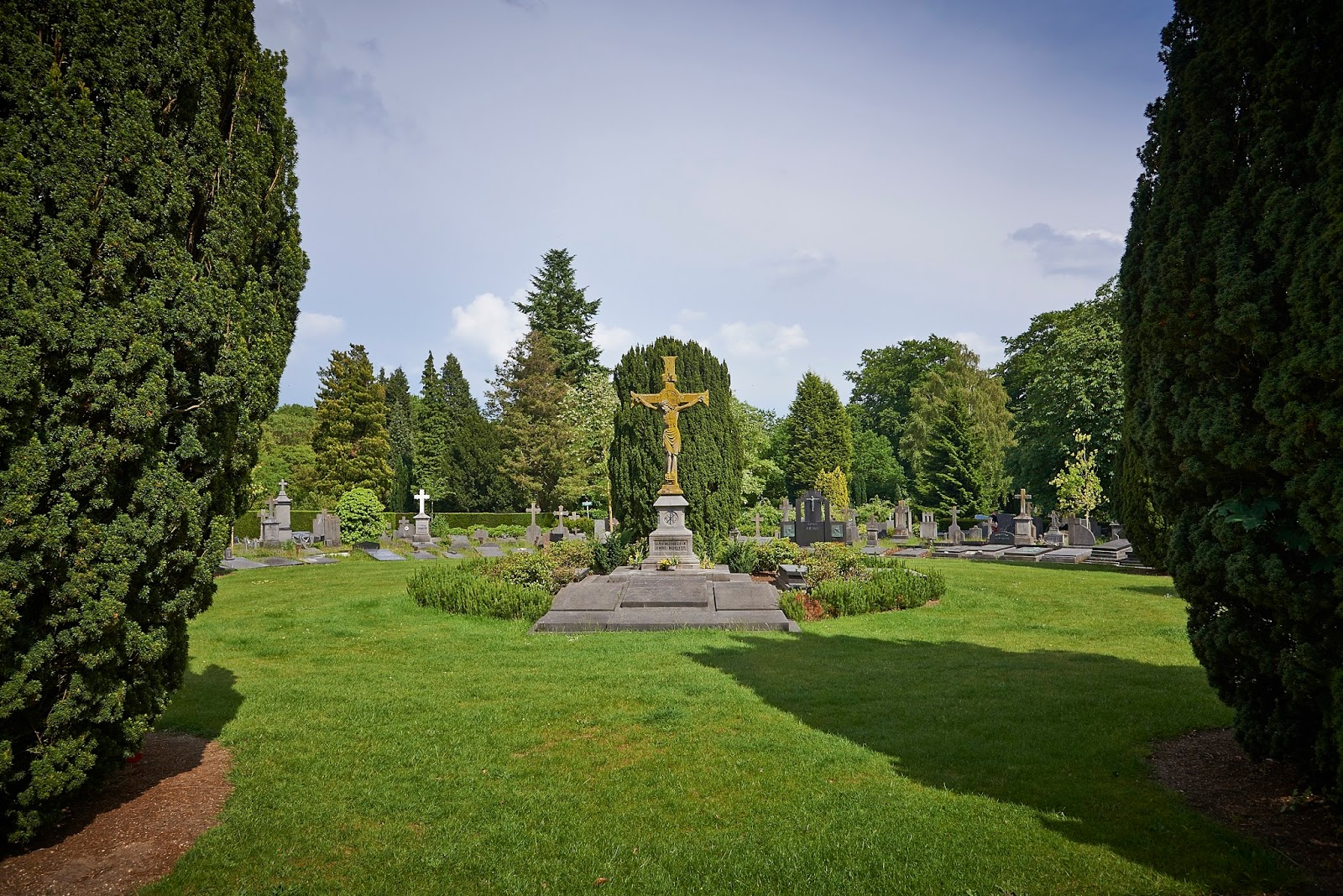 Association of Significant Cemeteries of Europe: 28 may: Tour at ...