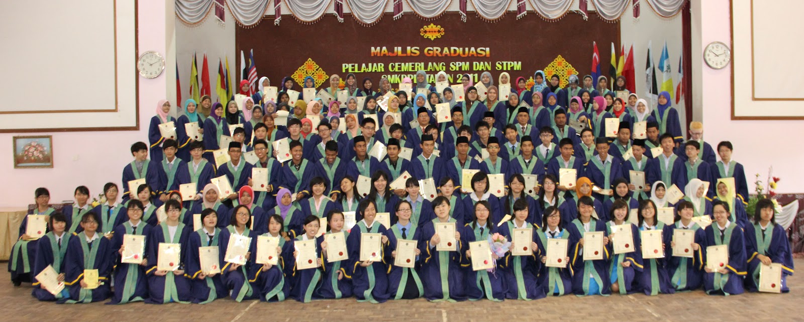 SMKDPB: MAJLIS GRADUASI PELAJAR CEMERLANG SPM DAN STPM 2011