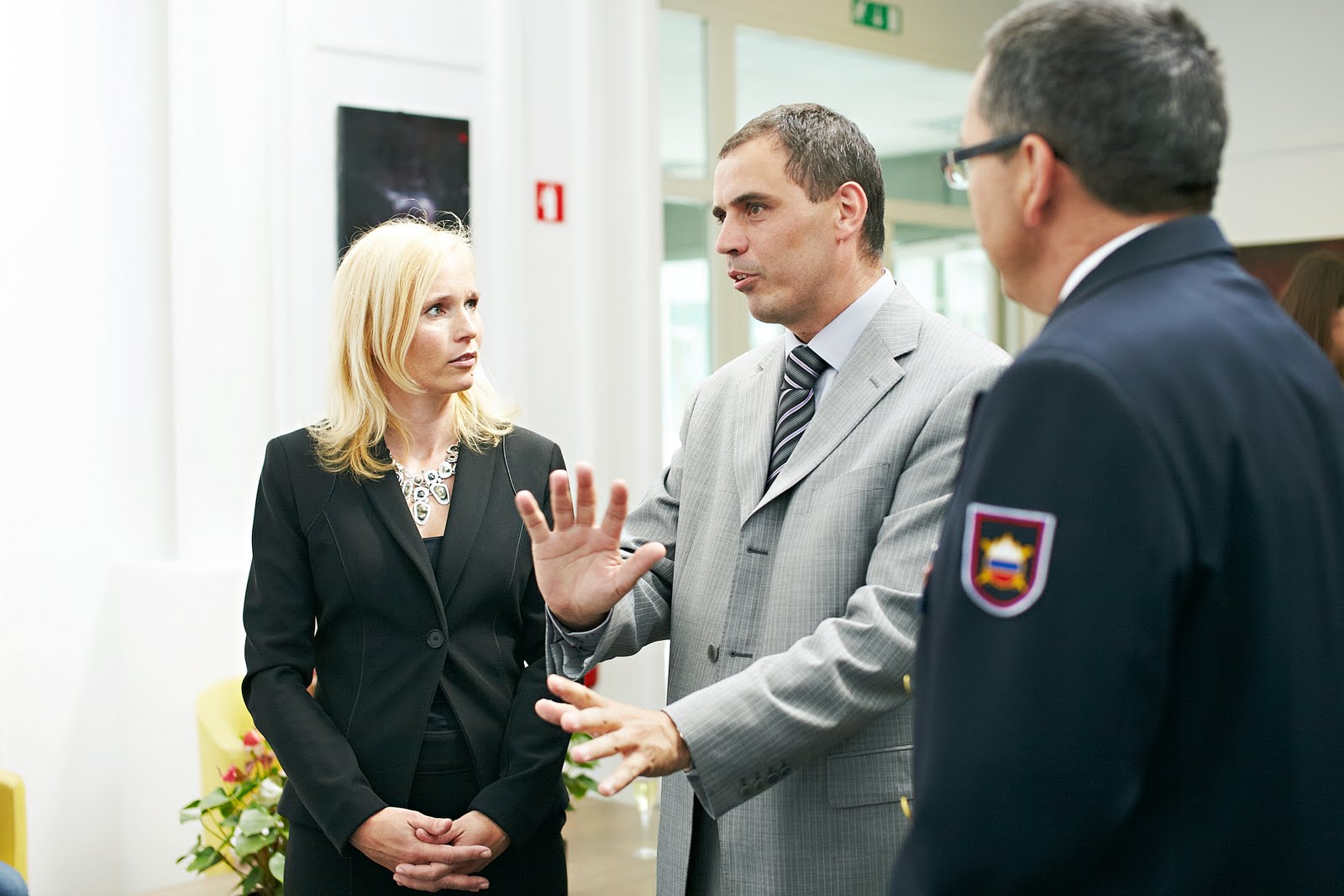 ANNMARIE - BLOG: Samostojna razstava v galeriji Ministrstva za obrambo ...