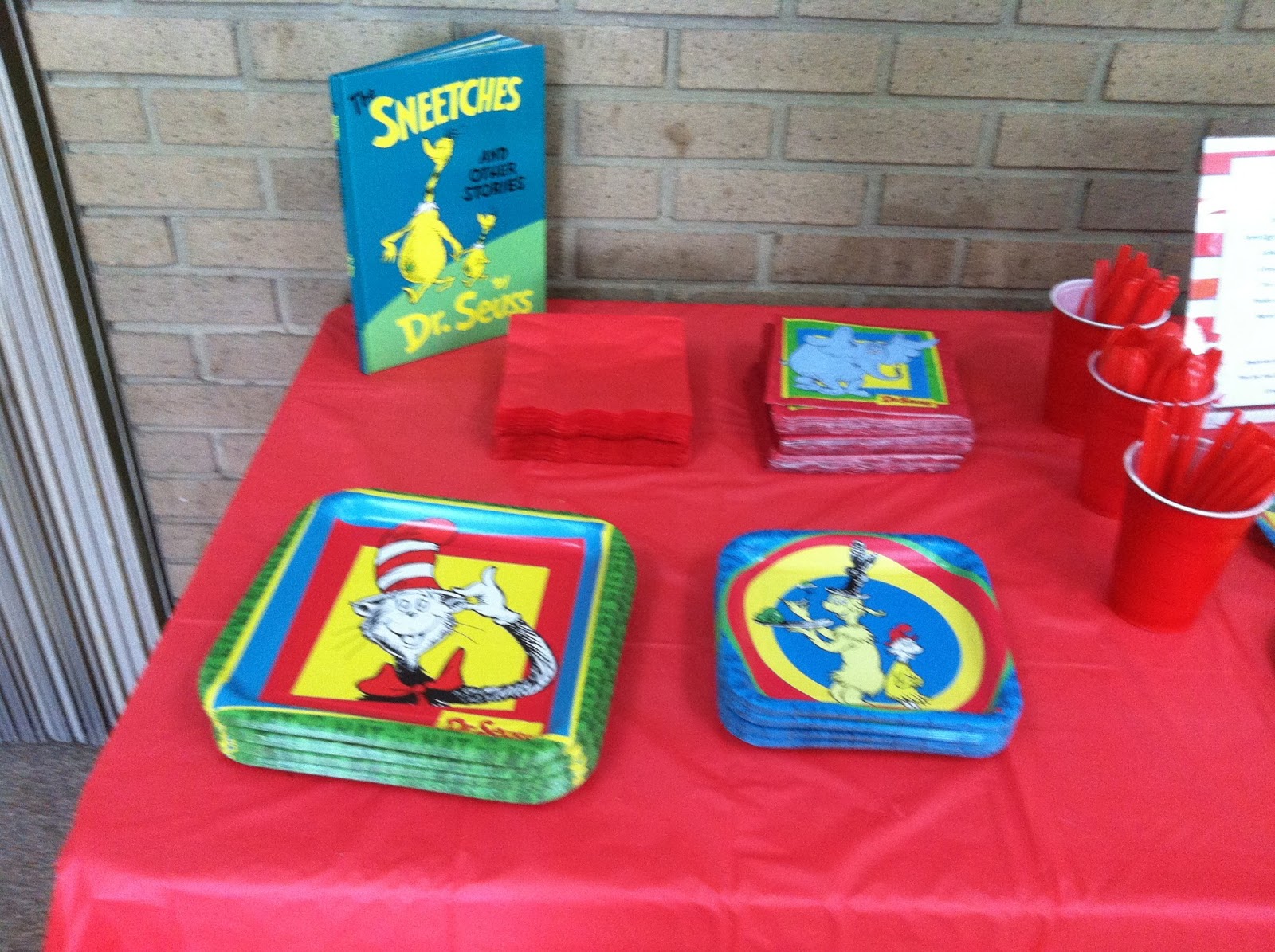 One Year Old: A Dr Seuss Birthday - The Jet-Setting Mama