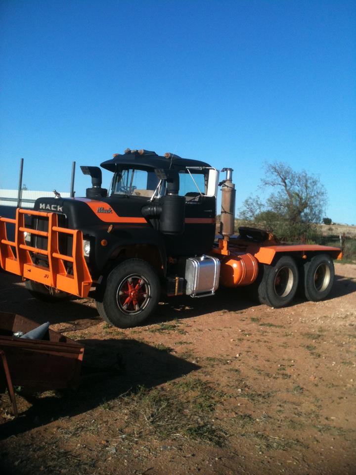 SERIZ: MAD MAX - CAR REPLICAS 6 - LE CAMION MACK